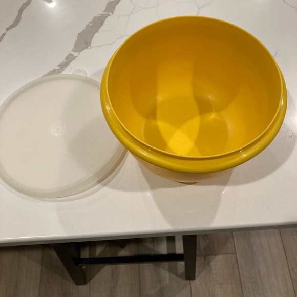 Tupperware | Kitchen | Vintage Tupperware Harvest Gold Clear White Lid ...